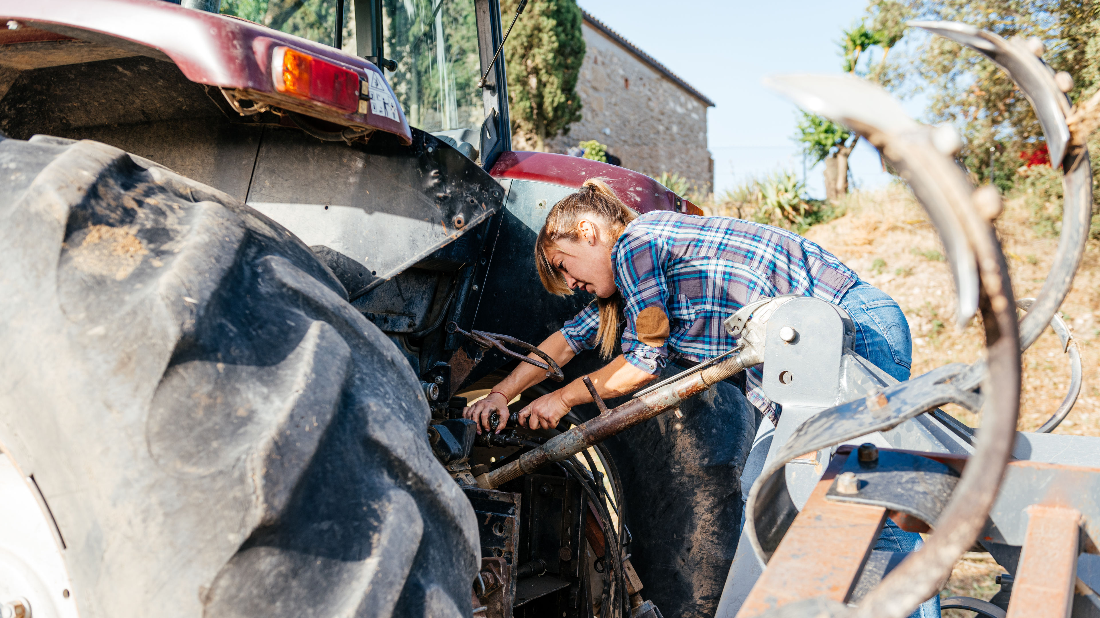 Save on Agriculture Tyres Australia – Farmer’s Guide